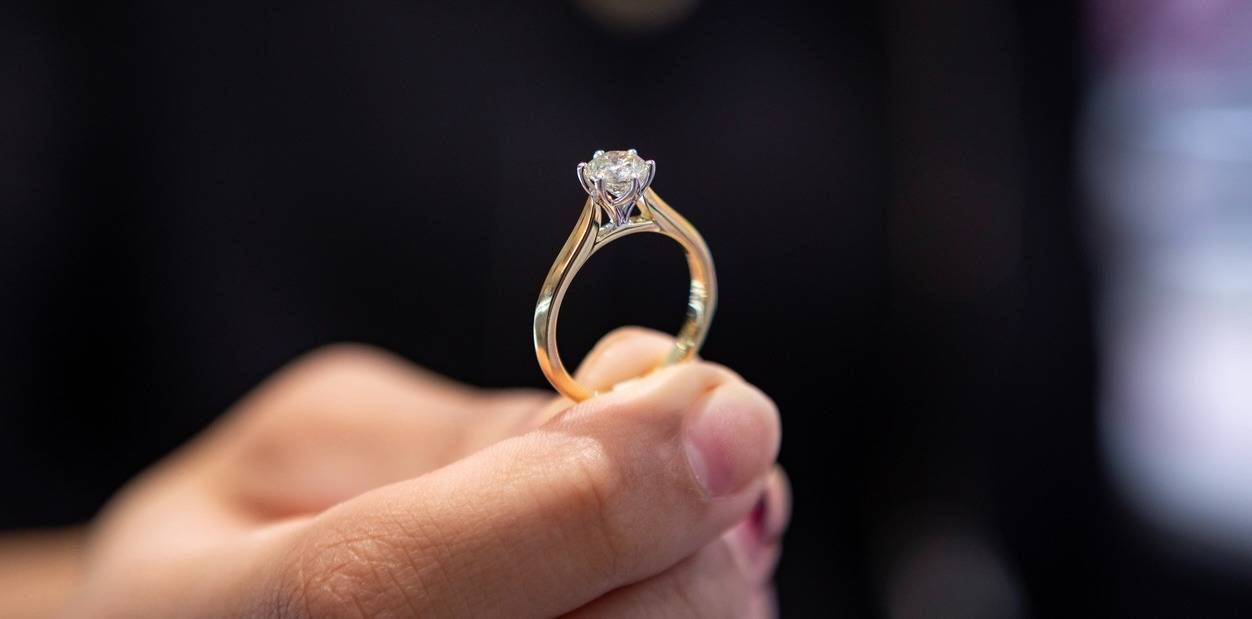 プロポーズリング | 福岡県福岡市のジュエリーならSRIYE